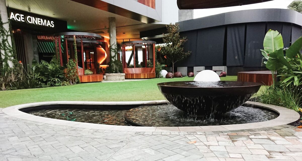 Commercial custom water features | Westfield Plenty Valley